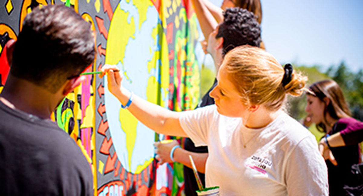 Mural-Painting Group Activity | Meetings & Conventions