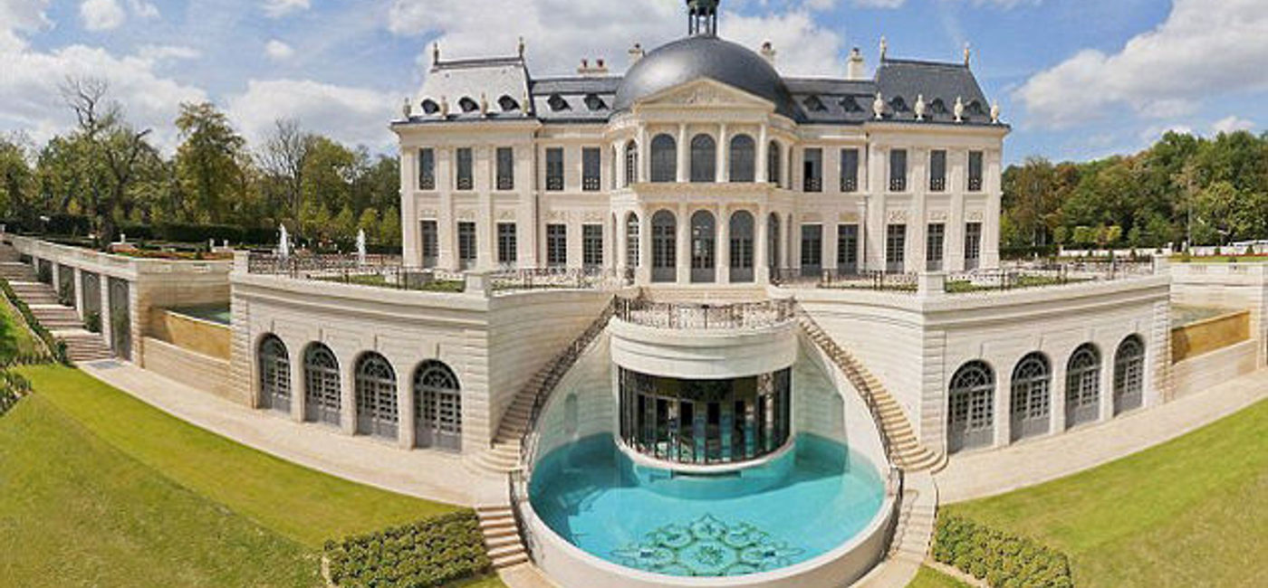 Inside Kim Kardashian And Kanye Wests Potential Paris Wedding Venue