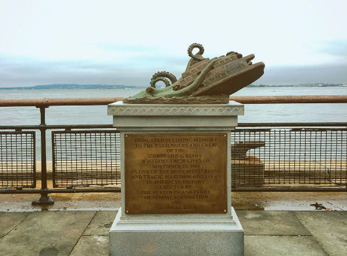New York City Monument Immortalizes Fake Octopus Disaster | TravelPulse