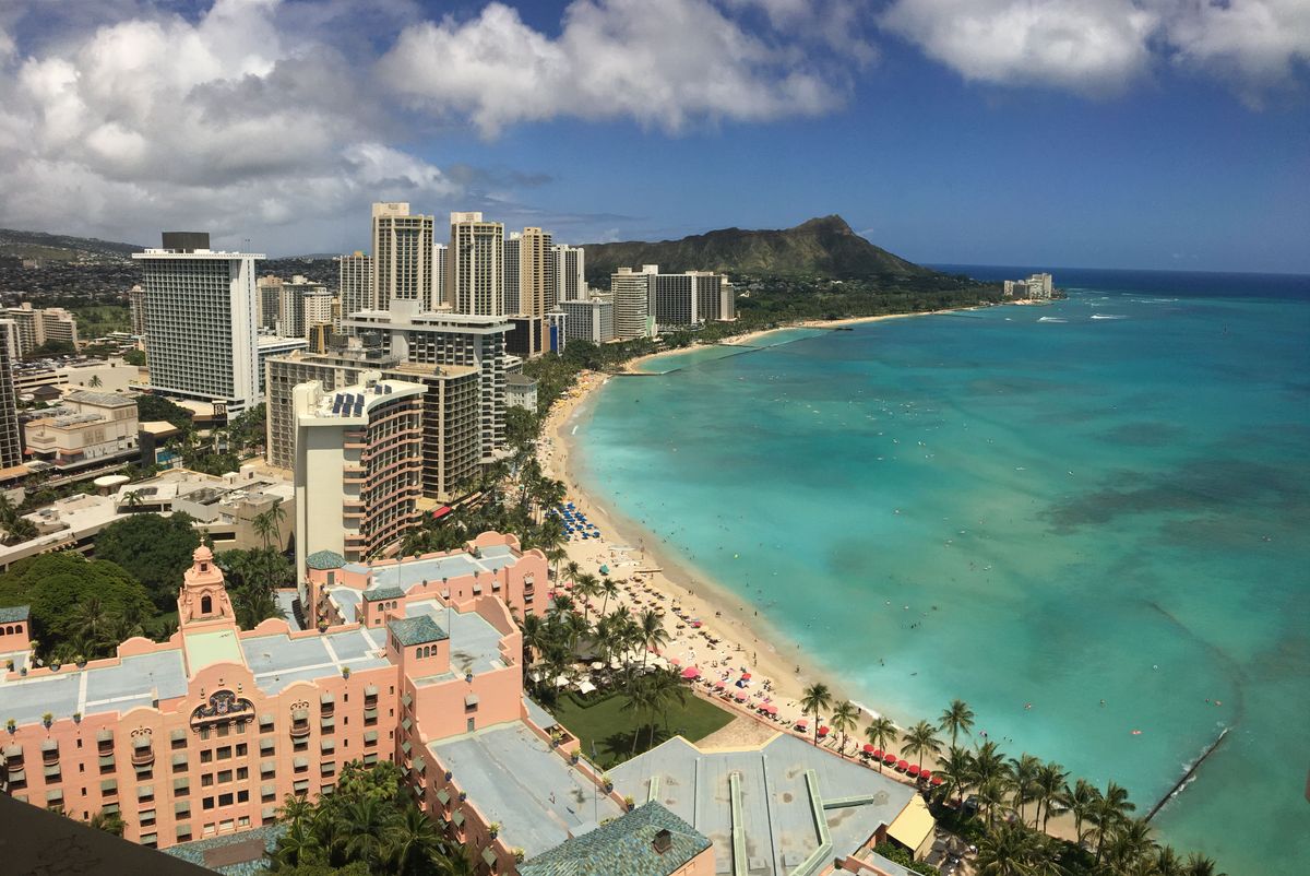 Hawaii's Latest Visitor Numbers Nearly Reach Pre-Pandemic Figures ...