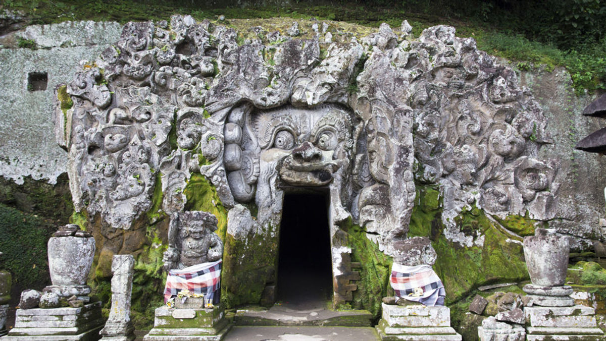 5 Astounding Cave Attractions | TravelPulse Canada