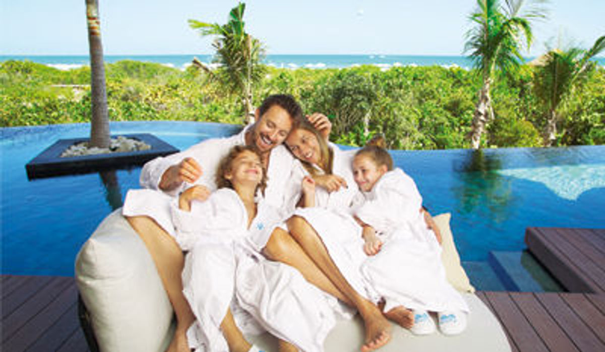 How Family Hosts Help Out on a MultiGen Vacation | TravelPulse