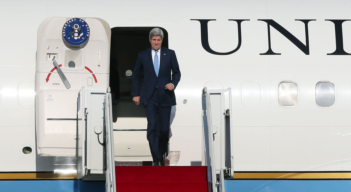 American Airlines Reminds Climate Czar John Kerry of Face Mask Policy ...