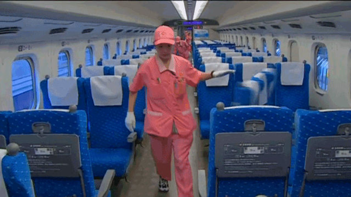 Japanese Bullet Train Cleaning Crew Will Blow Your Mind | TravelPulse