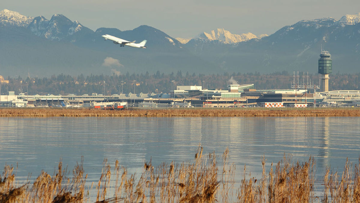 YVR and Fairmont Vancouver Airport Take Top Skytrax Awards ...