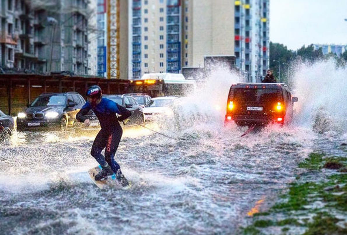 WATCH: Wakeboarding Through Flooded Moscow | TravelPulse