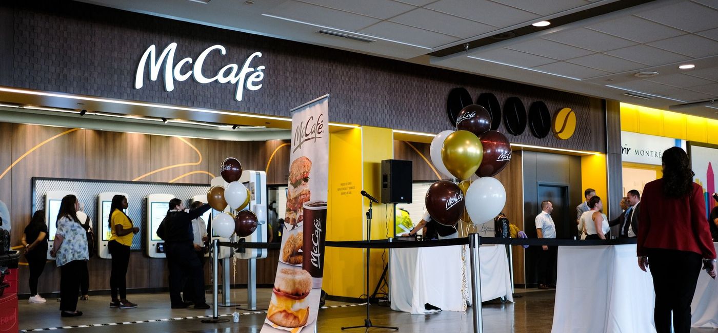 McDonald's Canada inaugure son tout premier McCafé à YUL | TravelPulse ...