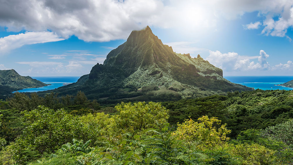 A Local's Guide to Moorea | TravelAge West