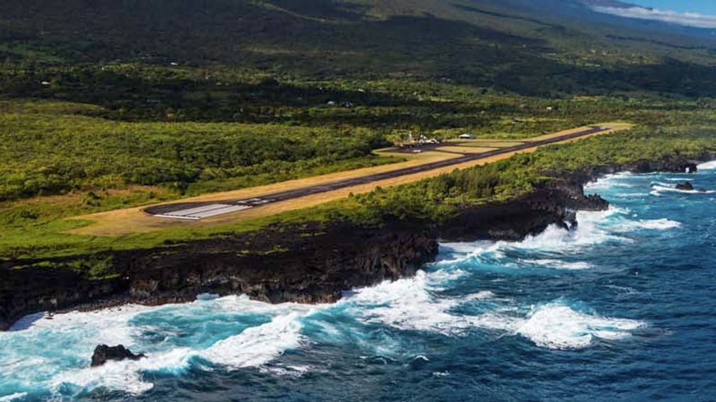 A Guide to 5 Small Airports in Hawaii | TravelAge West