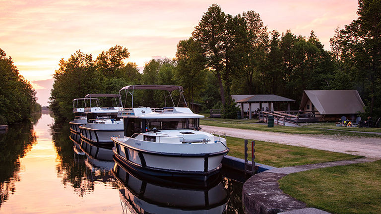 Getting to Know Le Boat, a Private Boating Rental Company | TravelAge West