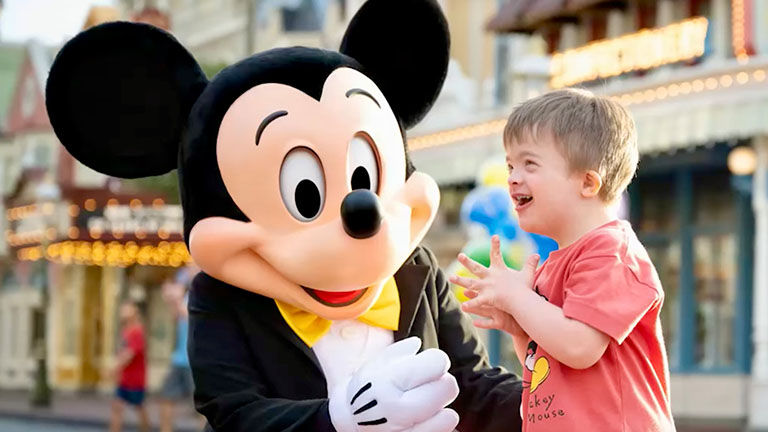 A Guide to Accessibility Programs at Disneyland Resort and Walt Disney ...