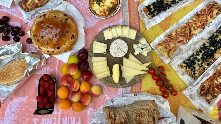 5 Tips on Booking Paris With Kids | TravelAge West