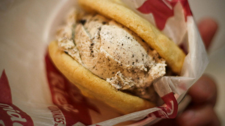 College Visit Guide: UCLA | TravelAge West