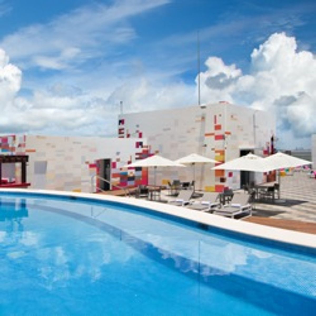 Aloft Brand Debuts in Cancun | TravelAge West