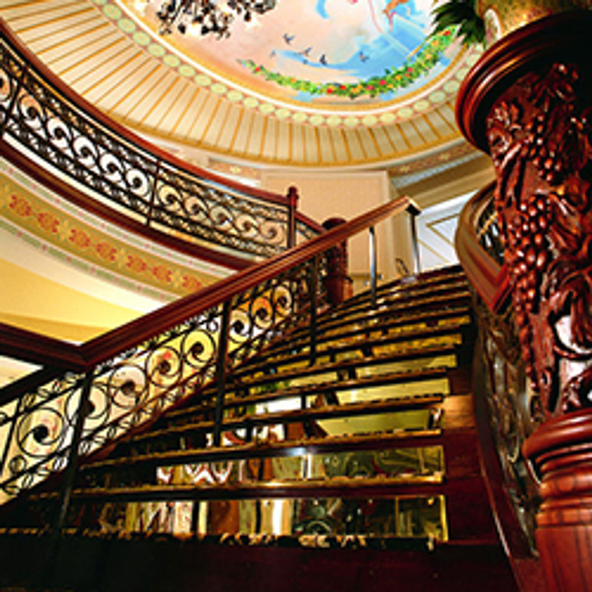 Victorian Design Onboard American Queen | TravelAge West