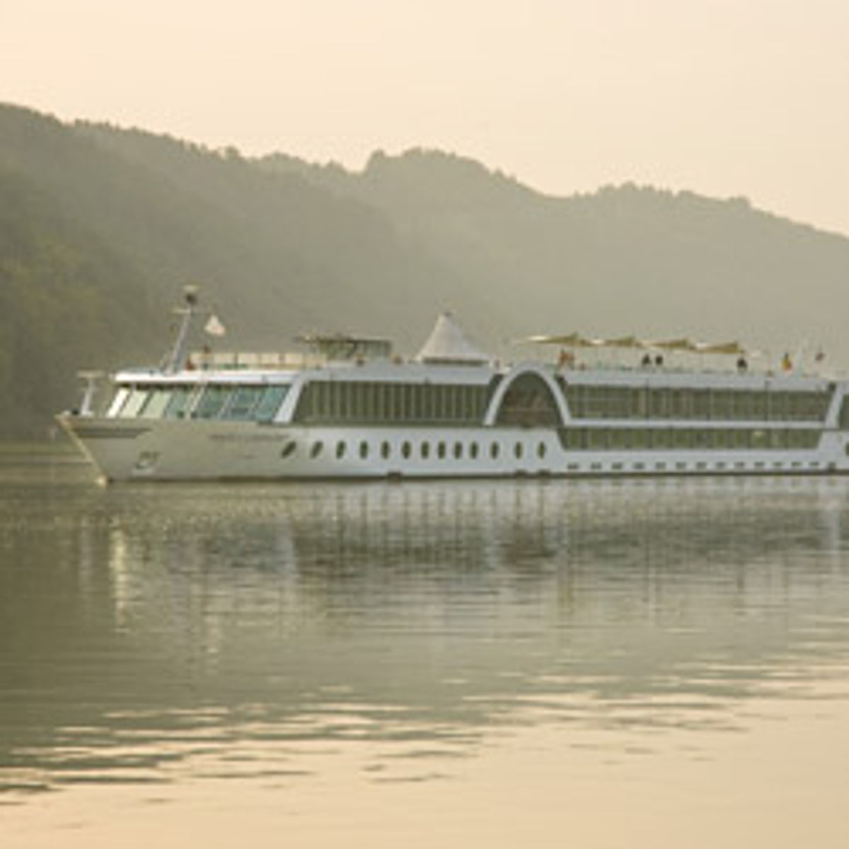 Amras Launches North American Marketing | TravelAge West