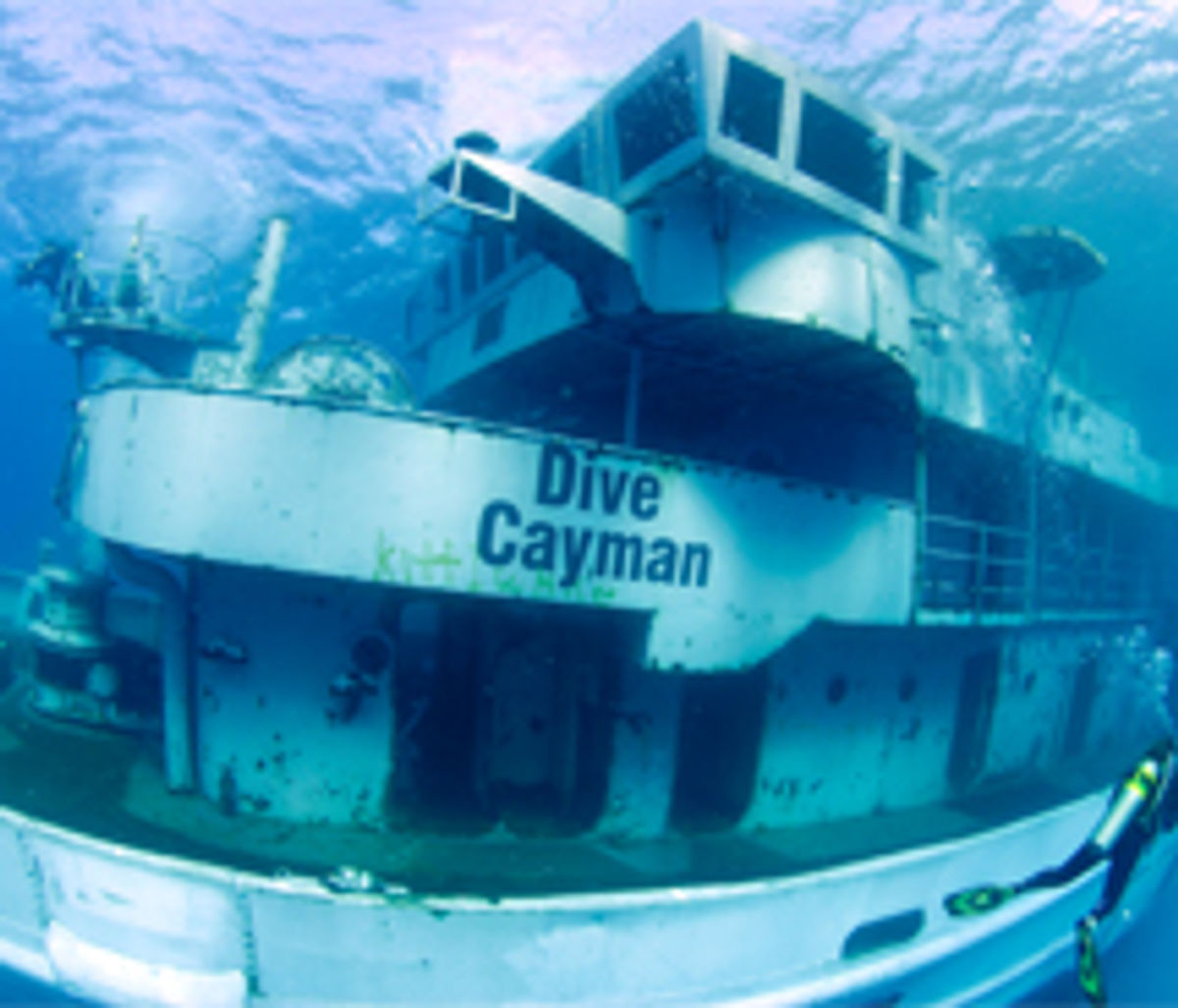 Cayman Islands Water Activities Make a Splash | TravelAge West