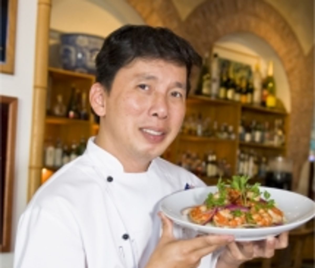 Honolulu Chef Signs With Hawaiian Air | TravelAge West