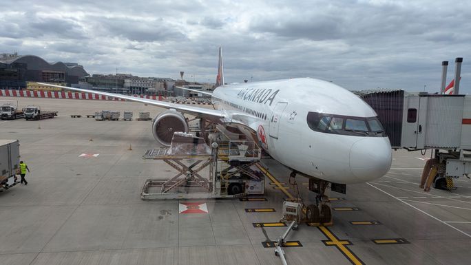 A Look Inside Air Canada’s Boeing 777-300ER: Seat Options Across All ...