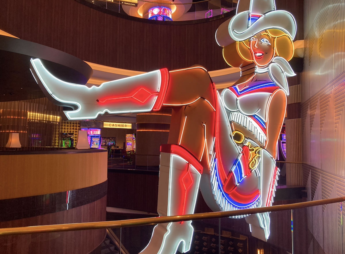 Las Vegas Resorts Look to Lure Canadians with At Par Offer ...