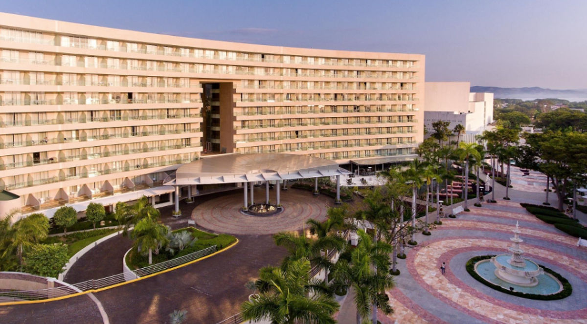 Uncover World-Class Entertainment and Hospitality With Mundo Imperial ...