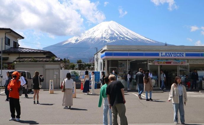 Japan builds barrier to block view of Mount Fuji: Travel Weekly Asia