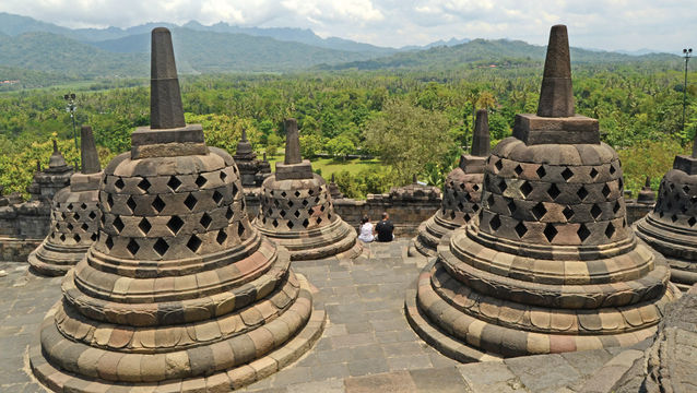 Two sides to Java's story: Travel Weekly