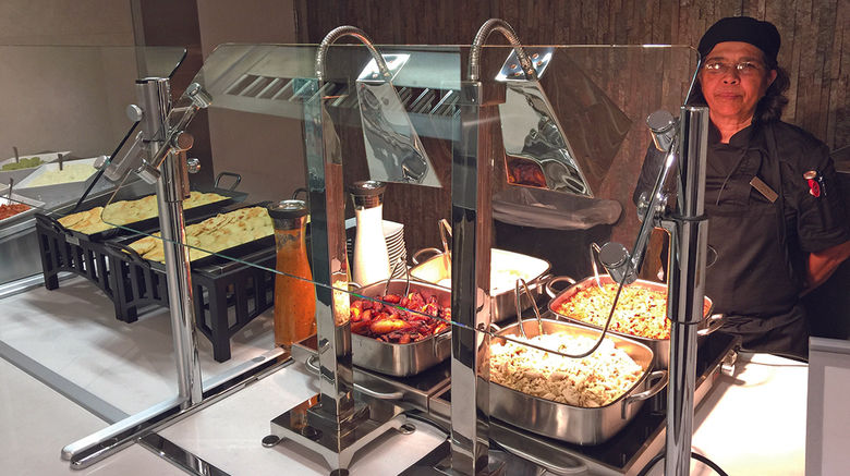 AA's Flagship Lounge lands in Miami: Travel Weekly