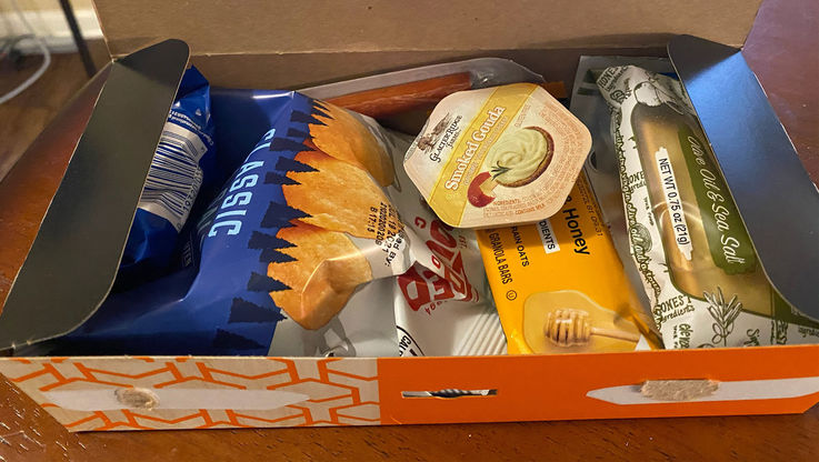 Delta brings back hot meals for premium-class transcontinental flyers ...