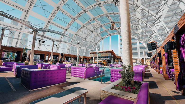 Winter swimming? Cosmopolitan Las Vegas has it covered.: Travel Weekly