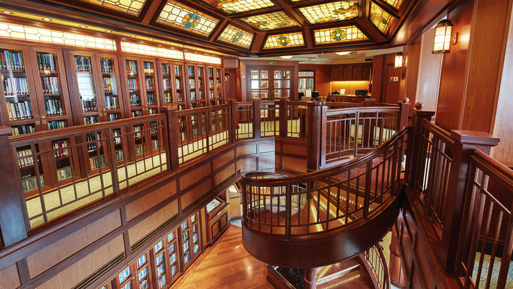 Checking out the new breed of cruise-ship libraries (and brand-new ...