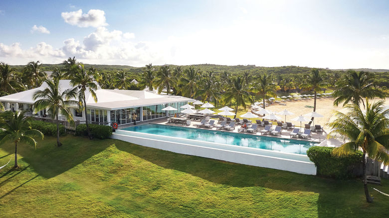 travel weekly features list