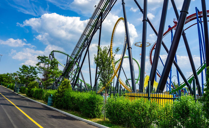 Six Flags will go big on new rides, upgrades, park investments in 2024 ...