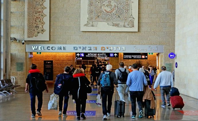 Airlines again suspend Tel Aviv flights after nearby missile strike: Travel Weekly