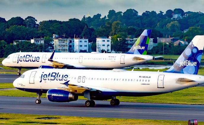 JetBlue targets Delta and American loyalty members with new status ...