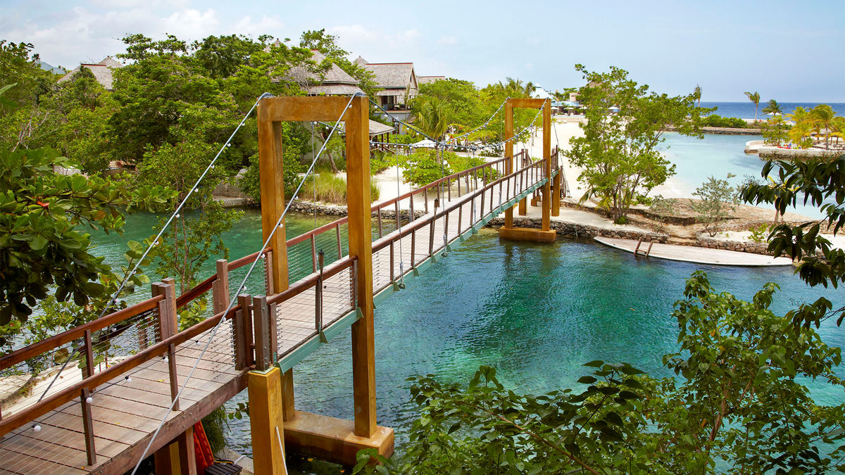 Jamaica's GoldenEye to add 26 beach huts: Travel Weekly