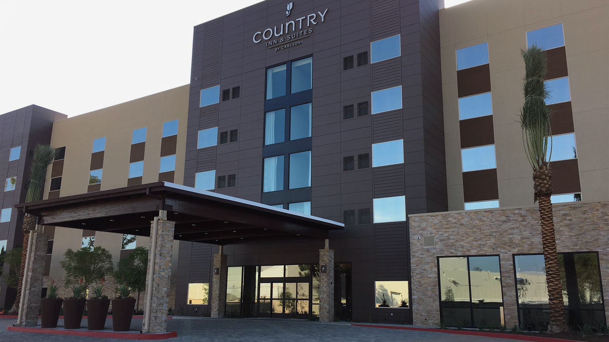 Country Inn & Suites gets Radisson connection: Travel Weekly