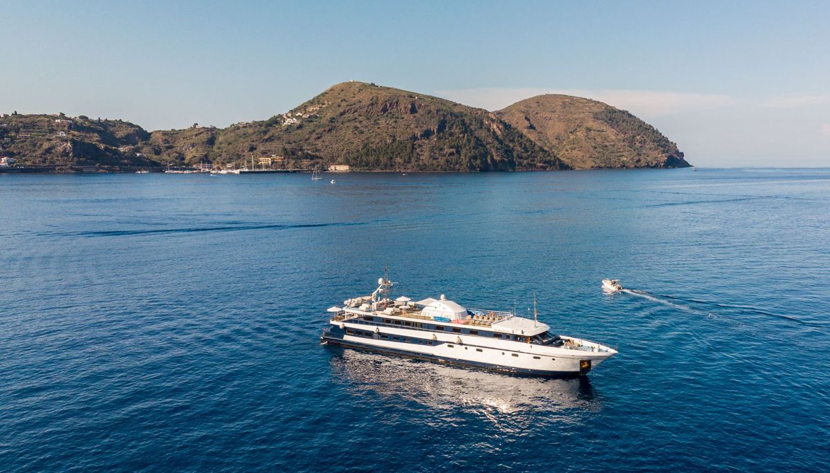 Harmony G Ship Stats & Information- Variety Cruises Harmony G Cruises ...