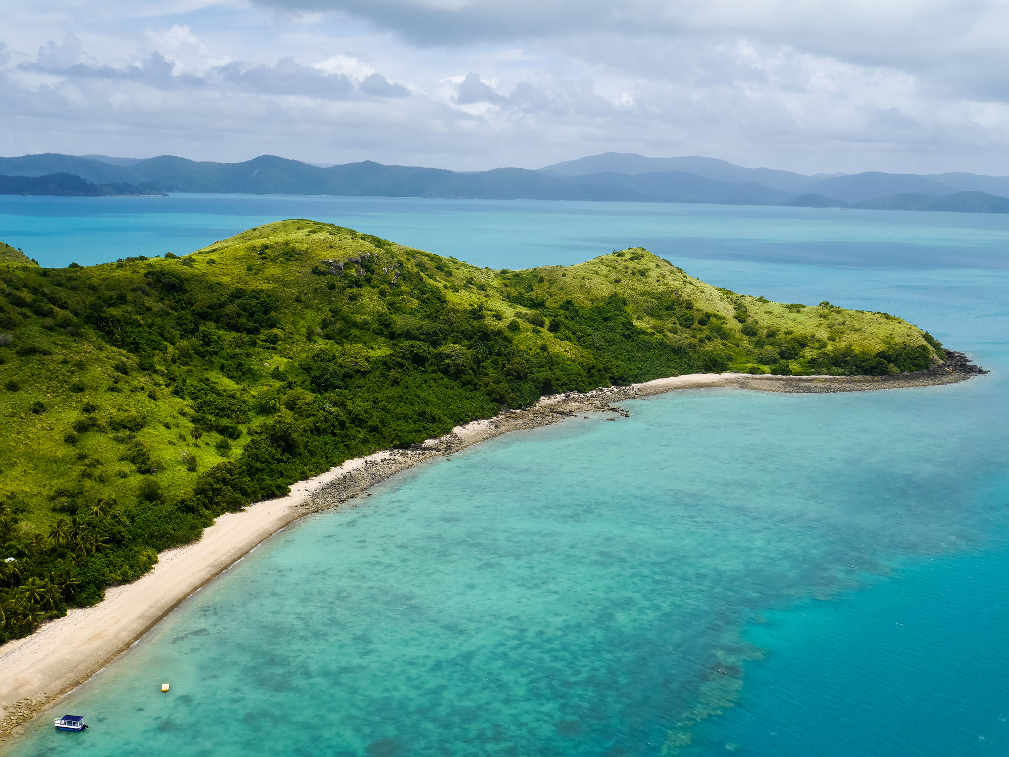 Find Whitsunday Islands, Queensland, Australia Hotels- Downtown Hotels ...