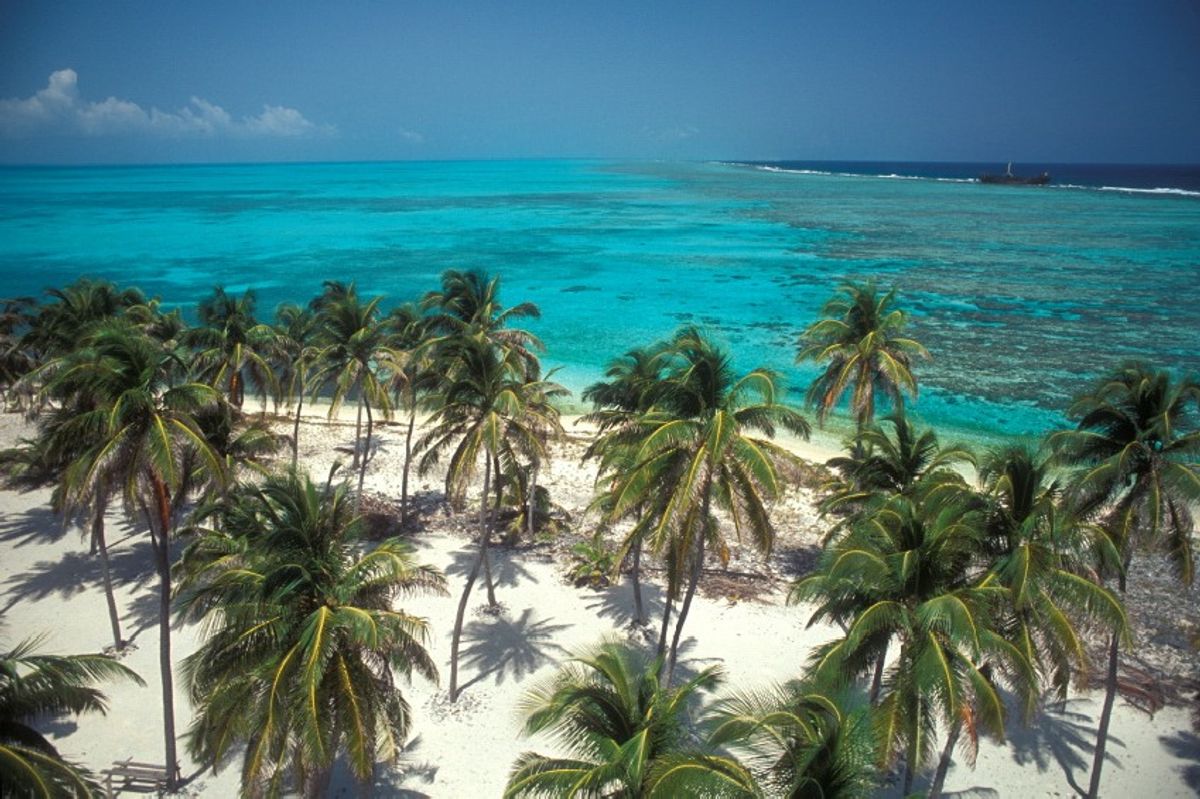 Lighthouse Reef Atoll Attractions- Find Lighthouse Reef Atoll, Belize ...
