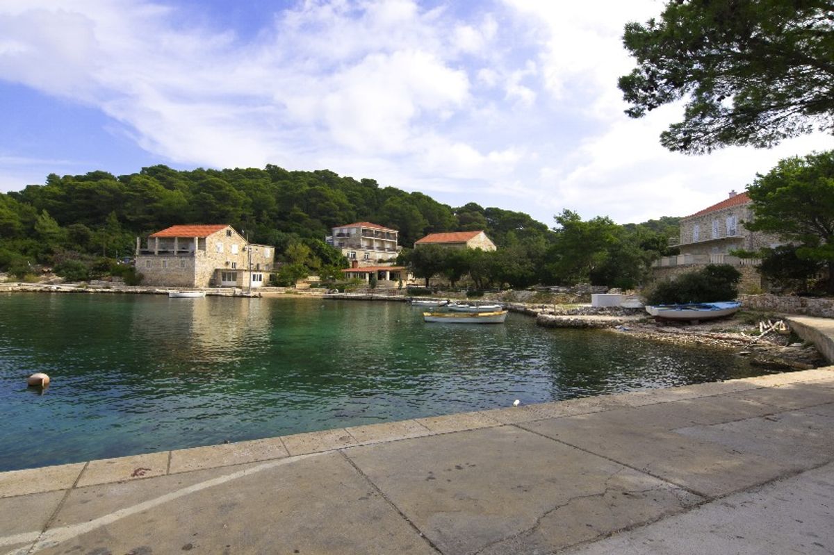 Find Pomena, Mljet Island, Croatia Hotels- Downtown Hotels in Pomena ...