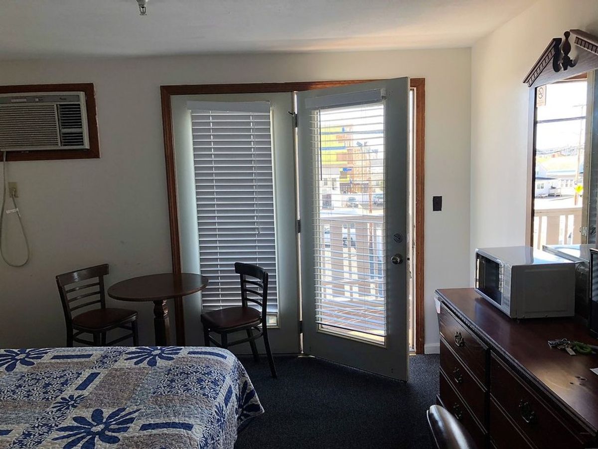 Regal Inn- Hampton Beach, NH Hotels- GDS Reservation Codes: Travel Weekly