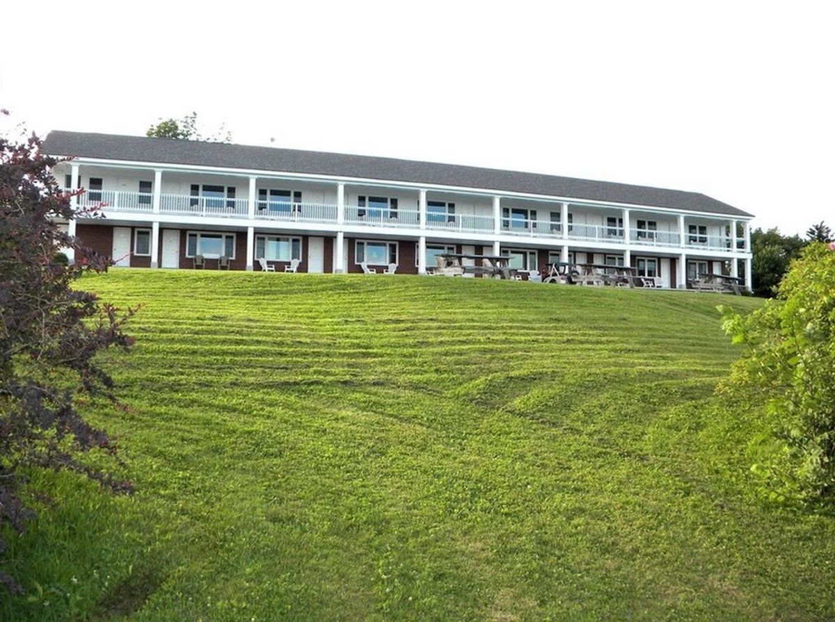 Blue Vista Motor Lodge Whitcomb Summit- Florida, MA Hotels- GDS ...