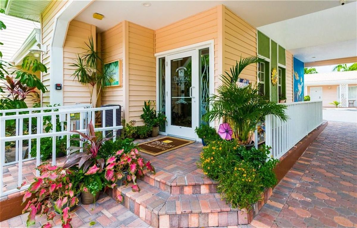 Tropical Beach Resort- Siesta Key, FL Hotels- Hotels in Siesta Key- GDS ...