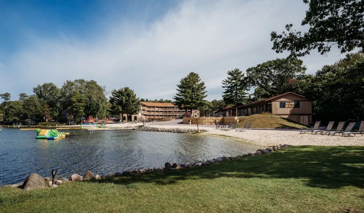 Aloha Beach Resort & Suites- Wisconsin Dells, WI Hotels- GDS ...