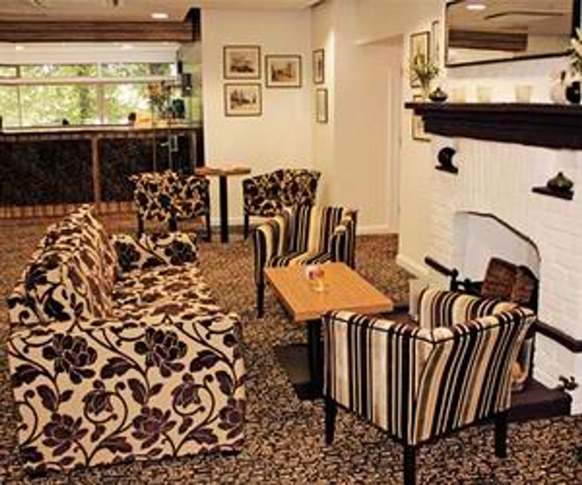 OYO Flagship The Bridge House- First Class Reigate, England Hotels- GDS ...