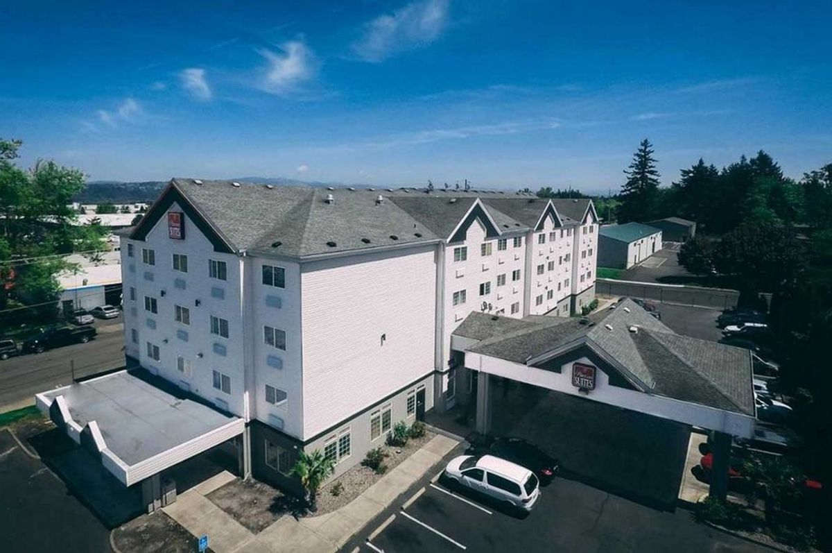 Holiday Inn Express Portland East- Tourist Class Portland, OR Hotels ...