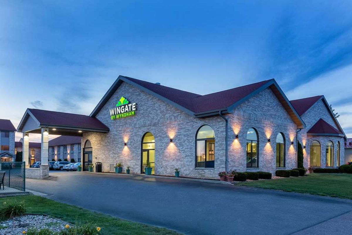 Wingate by Wyndham Wisconsin Dells- Tourist Class Lake Delton, WI ...