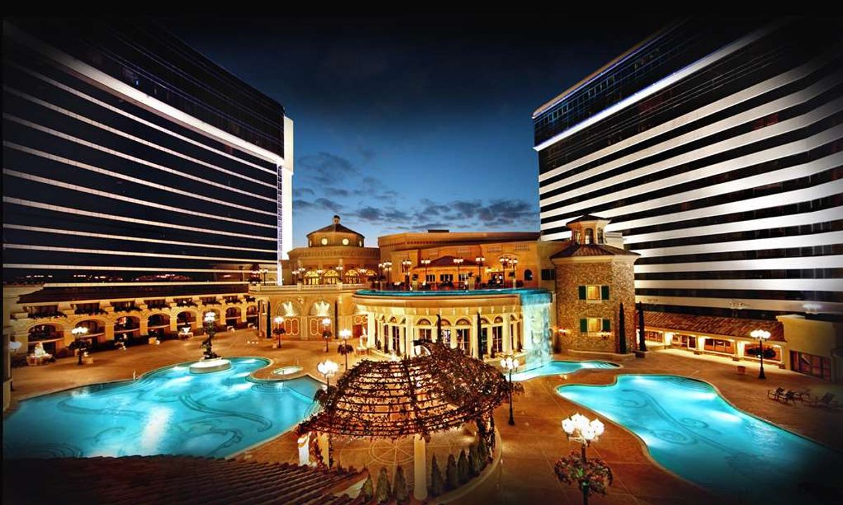 Peppermill Resort Spa Casino Reno- Deluxe Reno, NV Hotels- GDS ...