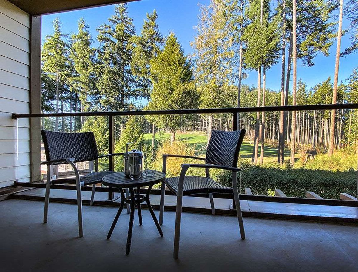 Fairways Hotel on the Mountain- First Class Victoria, BC Hotels- GDS ...